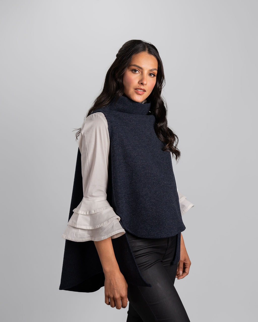 Chaleco Desigual Paño Gris Oscuro – Sandra Botero